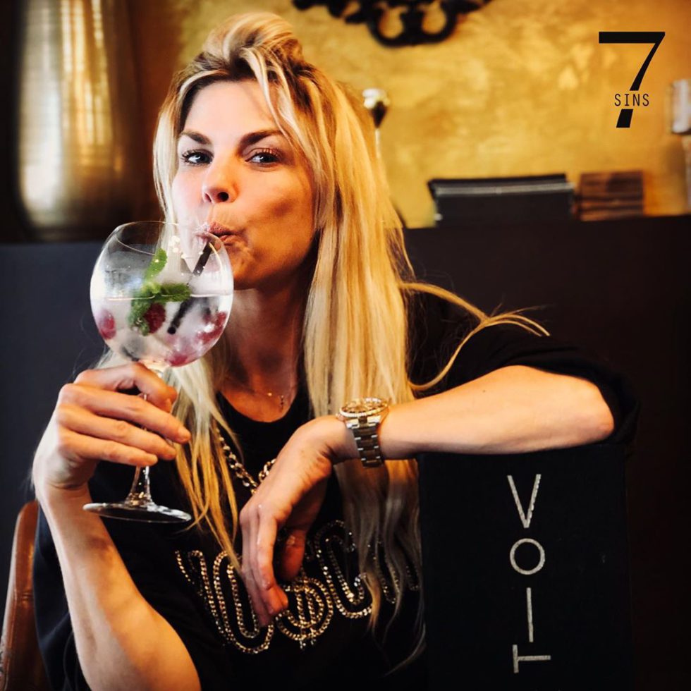 7Sins | Tanja Dexters - Taste me gin | 7Sins